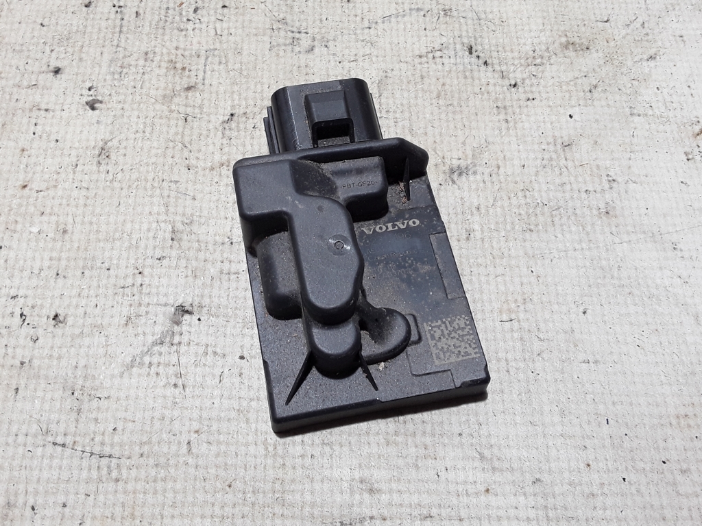 Used VOLVO XC60 Fuel pump control module 32312196
